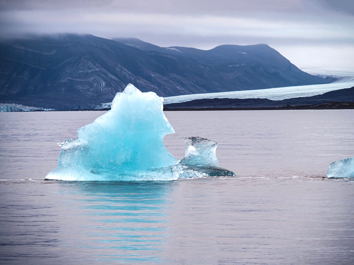 End of an Iceberg in Kongsfjorden, Svalbard | by AngieDawn | SNAPSHOTS ...