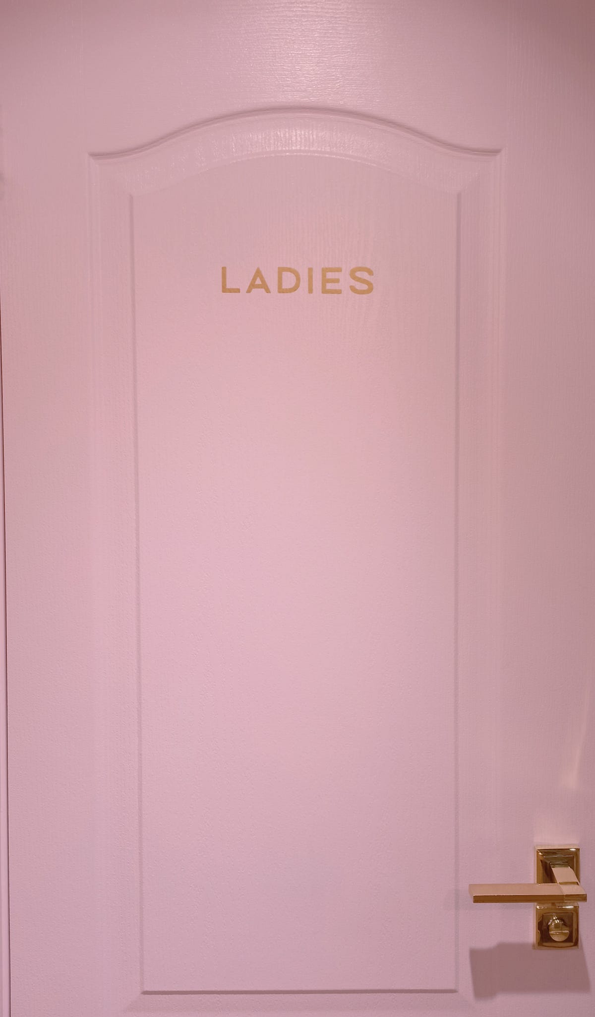 Mirror, Mayhem, and Mirth: The Banter-filled Adventures of Ladies ...