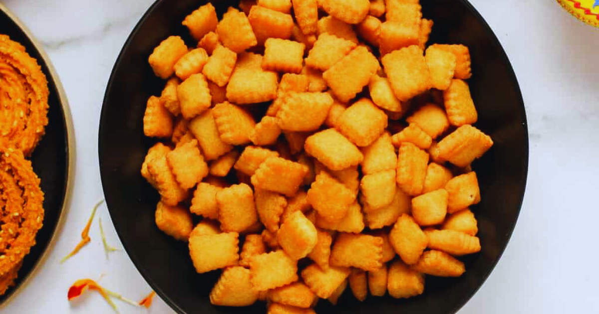 Shakkar Para Easy and Delicious Recipe | by Foodify | Jun, 2023 | Medium