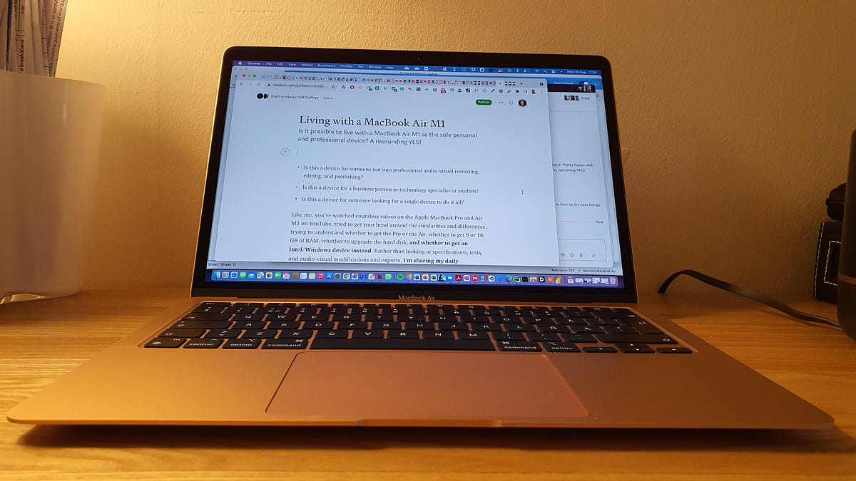 Living with a MacBook Air M1. Is it possible to live with a MacBook ...