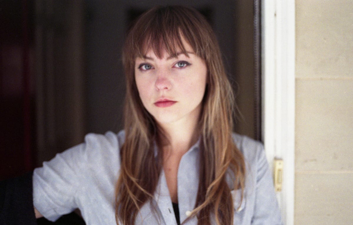 Artistas imperdíveis em 2017: Angel Olsen | by Lila Cruz | cafeinazine ...
