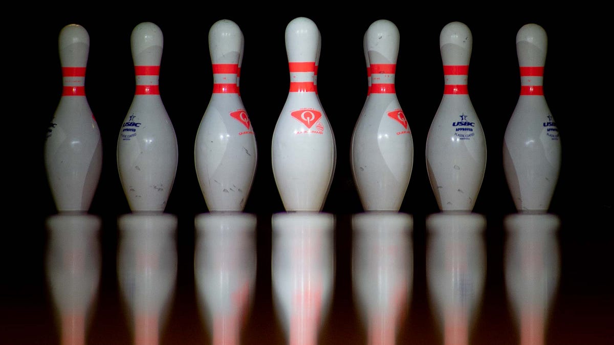 A Look into the UH Bowling Community | by Valenti Voices | Valenti ...