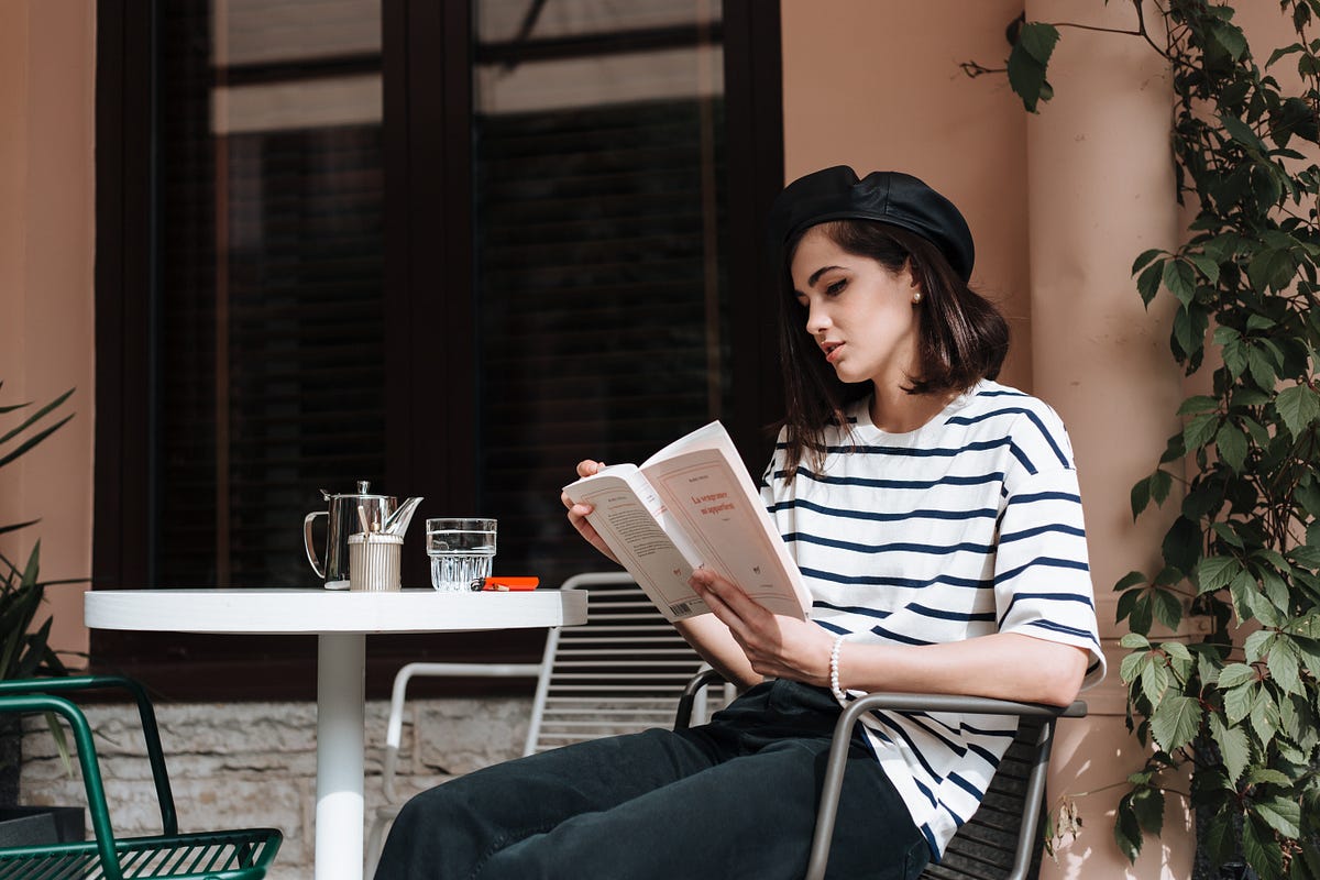 5 Tips on choosing books for French learners | by Thelazybookista | Medium