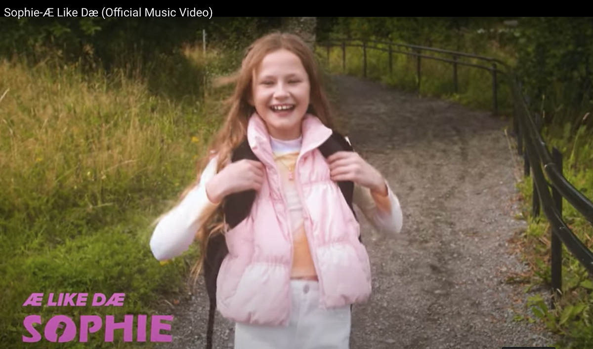 Sophie ute med ny låt: «Æ like dæ» | by Øivind H. Solheim | Good ...