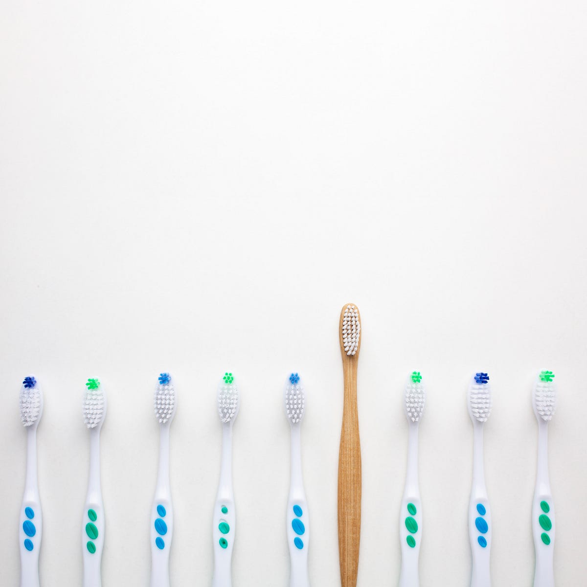 The Ultimate Guide to Self-Sanitizing Toothbrushes: Revolutionizing ...