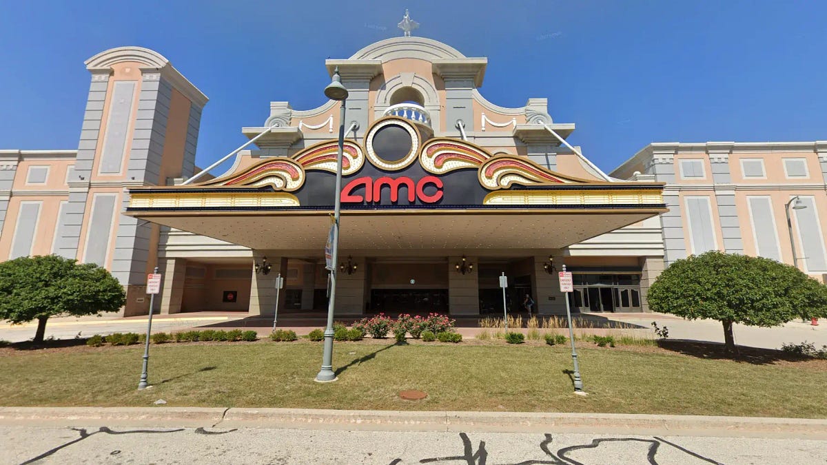 Dinner and a Movie Redefined: Exploring AMC DINE-IN Rosemont 12 in ...