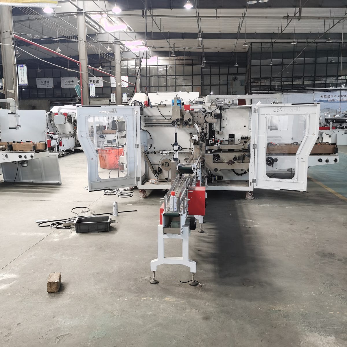 As a napkin making factory, people love automatic napkin folding ...