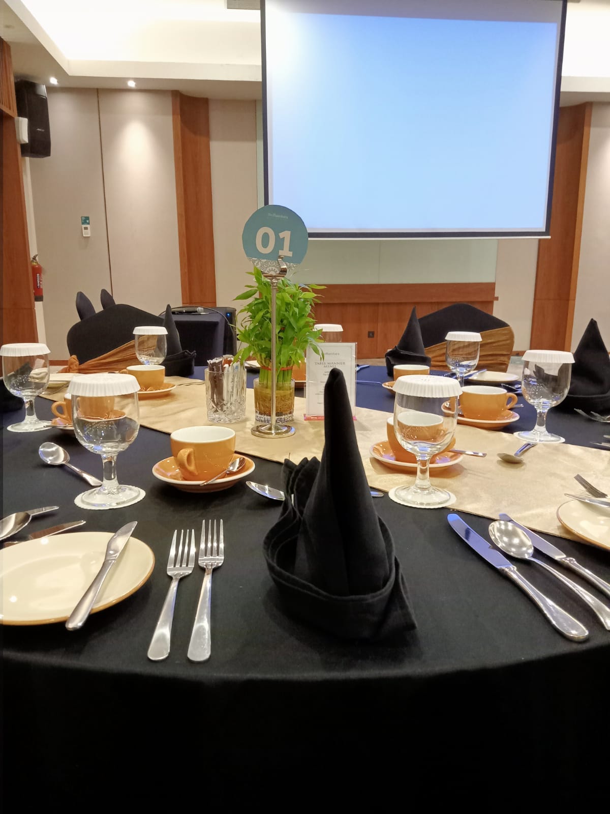 PRODI KPI UMY KEMBALI ADAKAN PELATIHAN TABLE MANNER UNTUK MENINGKATKAN ...