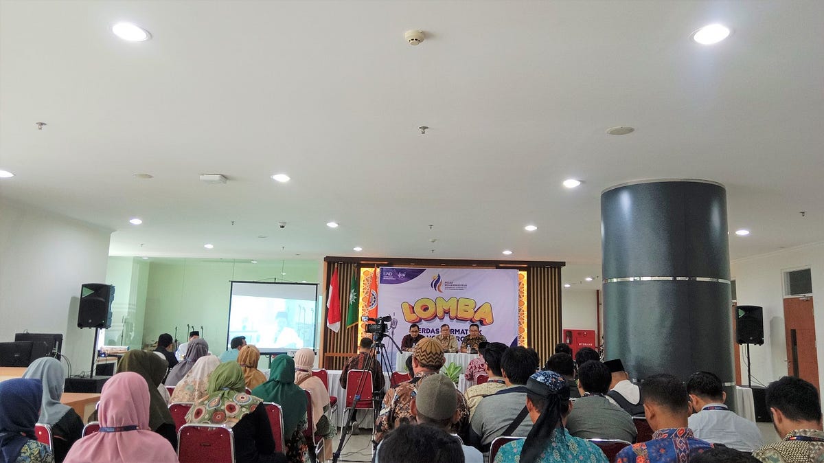 Meriahkan Milad Muhammadiyah, Universitas Ahmad Dahlan Gelar Lomba Cerdas Cermat AIK | by News ...