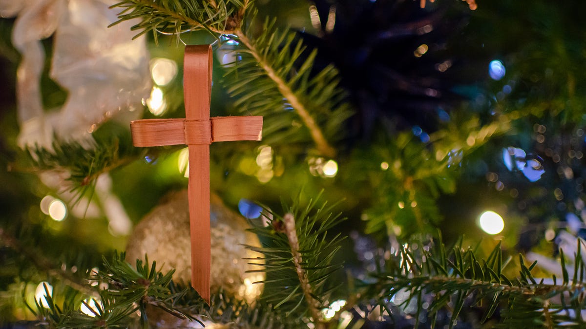 “The Dream of the Rood”: The Origin Story of the Crucifix | by Valtine ...
