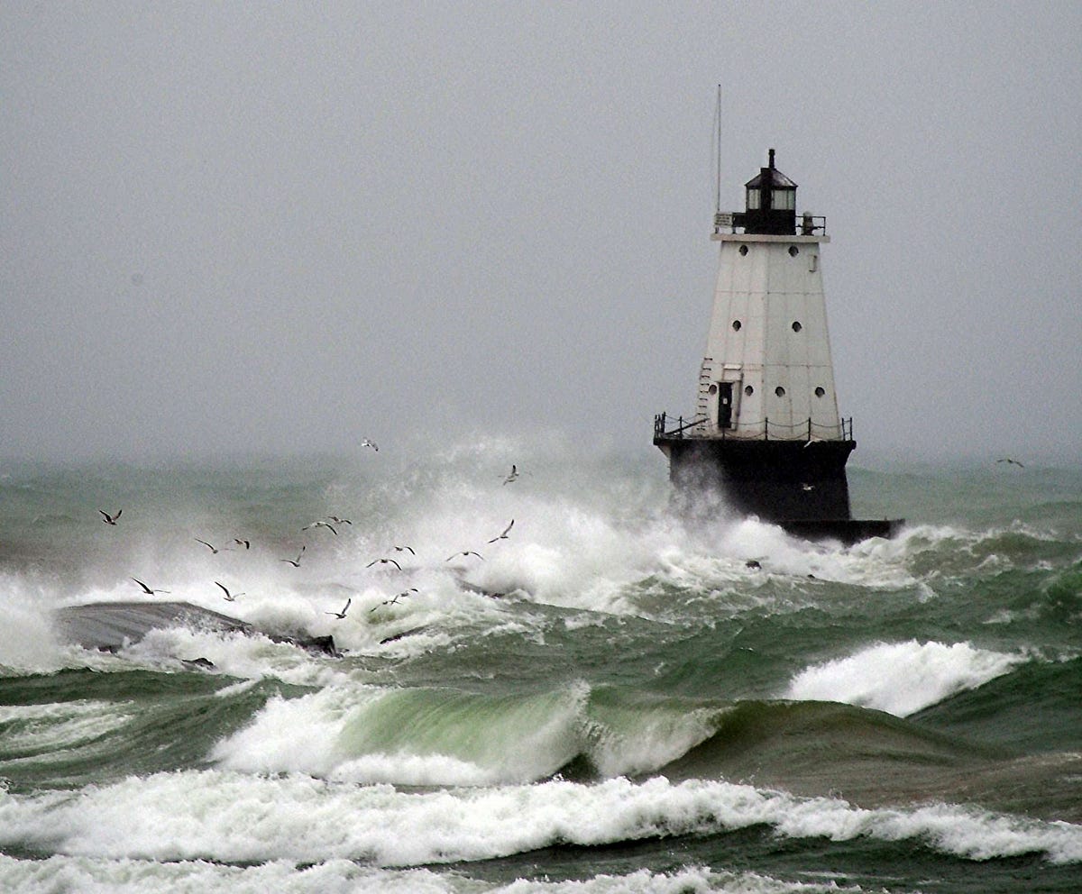 Scientist describes first documented meteotsunami in the Great Lakes ...
