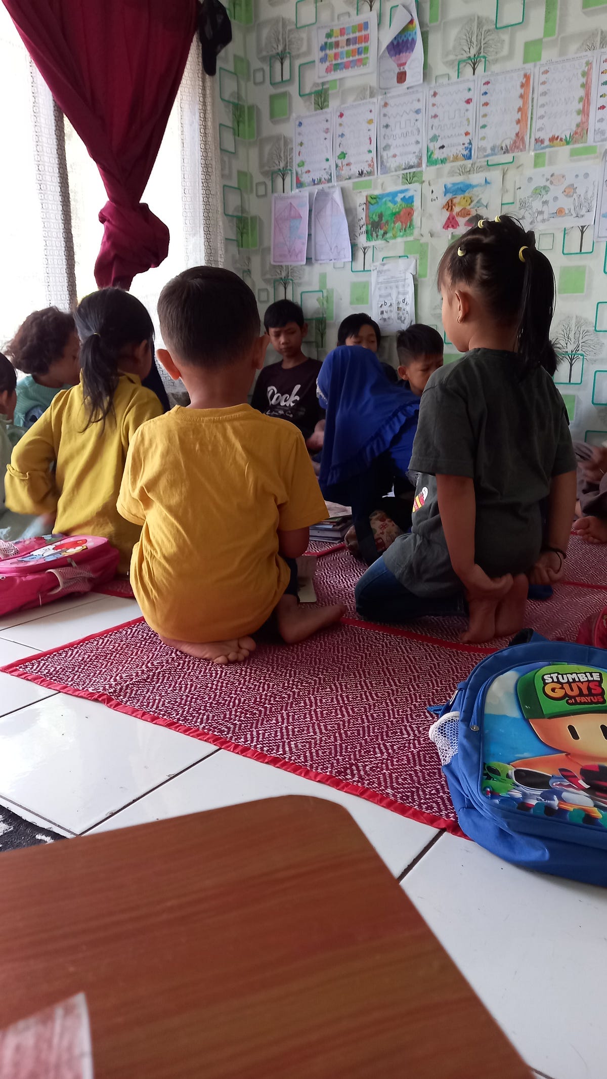 Menembus Mata Anak - Memoar - Medium