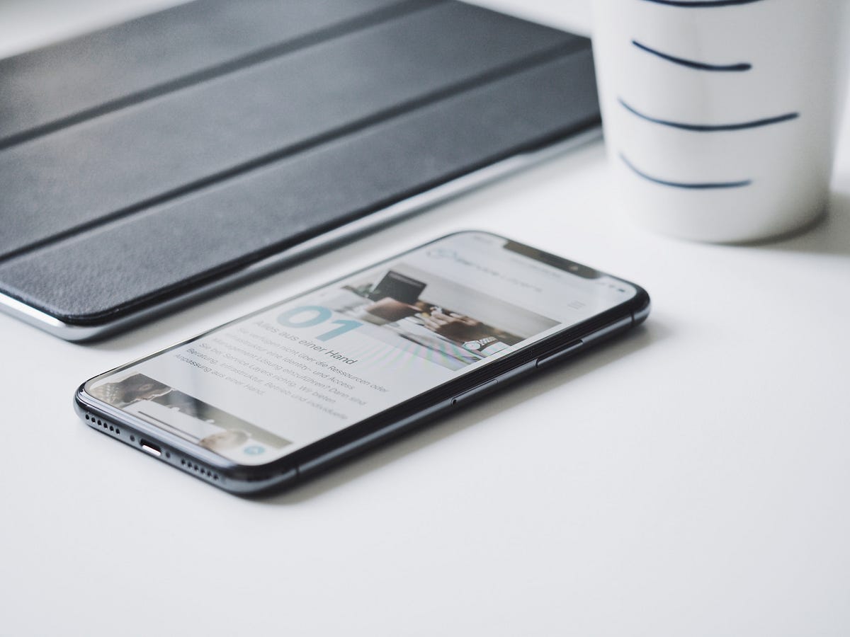 Evolution of (smart)phones: A journey towards bezel-less design | by ...