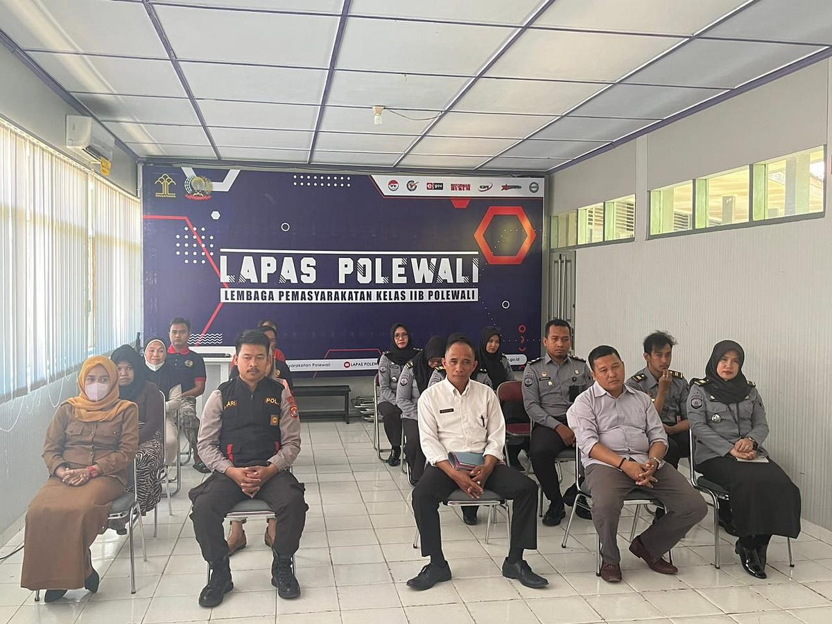 KEGIATAN REVIU STANDAR PELAYANAN PUBLIK DI LAPAS POLEWALI MEMPEROLEH RESPON POSITIF DARI ...