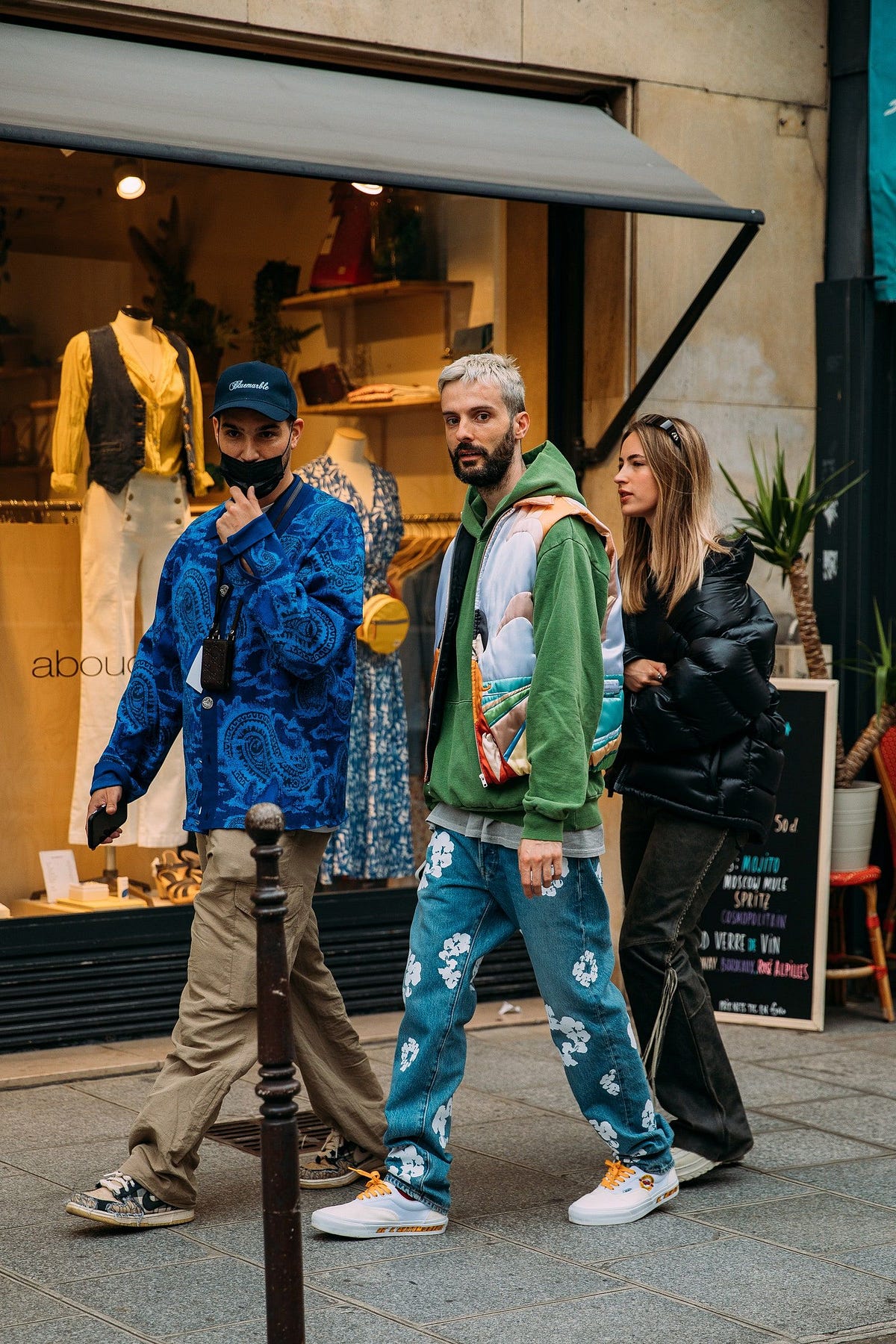 “The Evolution of Street Style: How Fashion Bloggers Changed the Game ...
