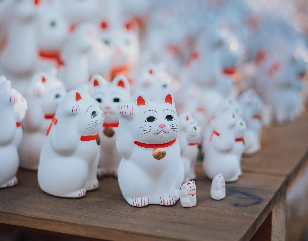 Call an interface on each field of a struct in Go | by Anna | Medium