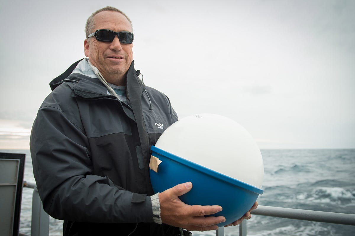 NZDF helps launch drifting buoy in Southern Ocean | by New Zealand ...