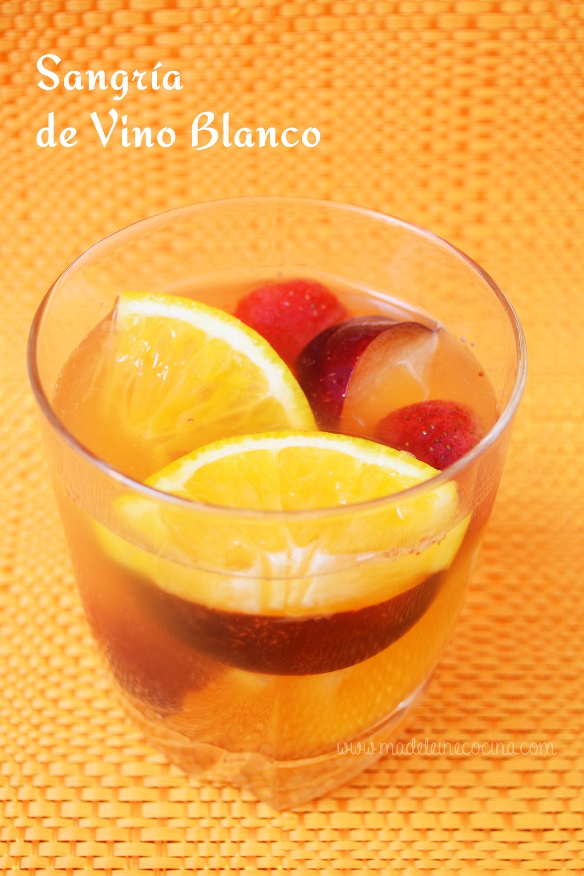 Refrescante Sangría de Vino Blanco | by Madeleine Cocina | Dec, 2024 ...