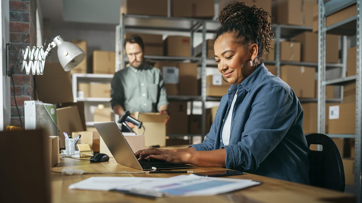 Harnessing the Power of AI in Retail and E-Commerce | Medium