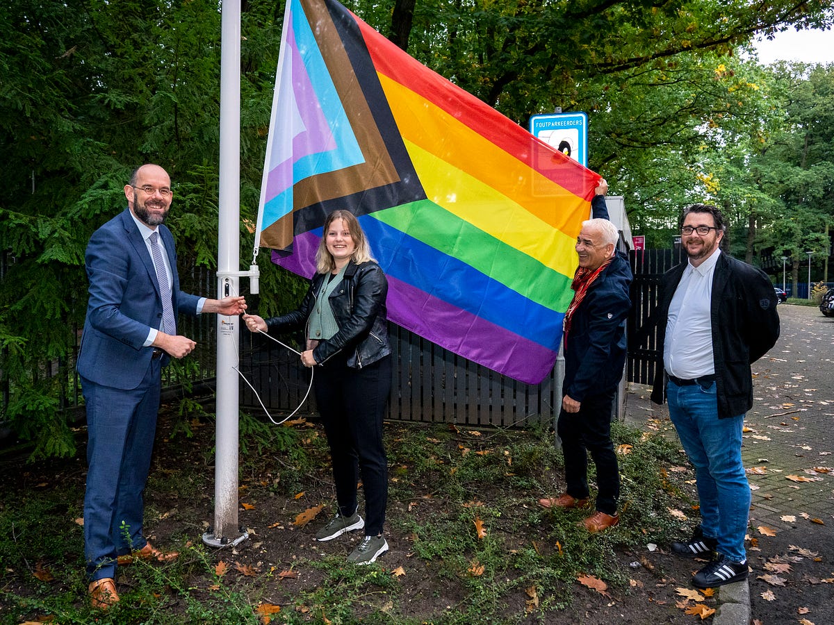 Coming out day: op alle HAN-locaties wappert de ‘Progress’-vlag | by ...