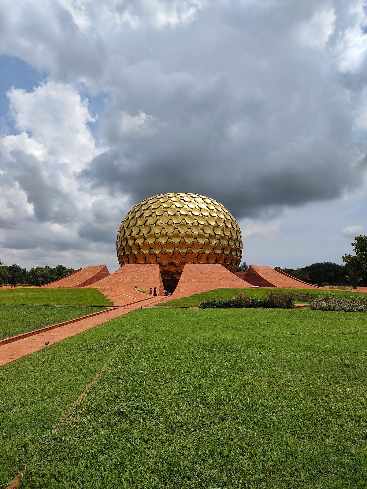 Wars and Human Nature: A Few Words and Thoughts | by Agniva Banerjee | Oct, 2024 | Medium