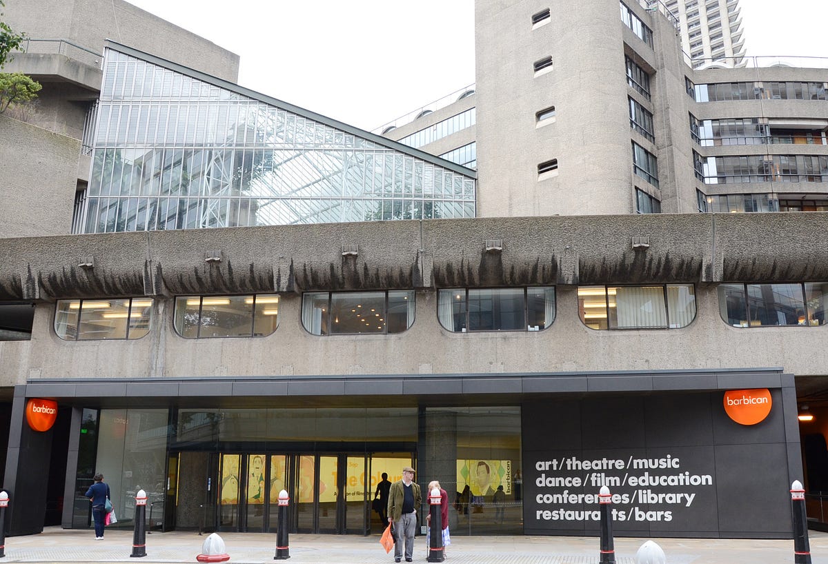 Icons, Award-Winners and Oddities: A Guide to the Architecture of East ...