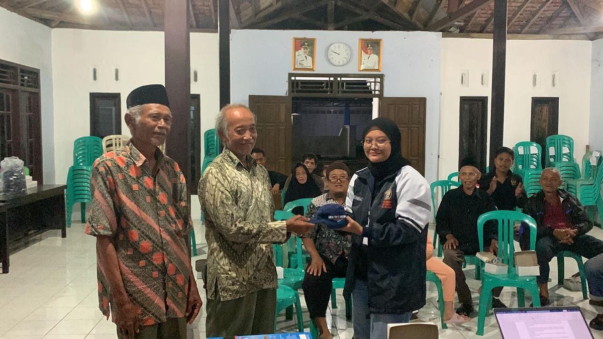 Waspada Bahaya dalam Bertani! Mahasiswa KKN TIM 1 UNDIP 2023/2024 Ajak Kelompok Tani Desa ...