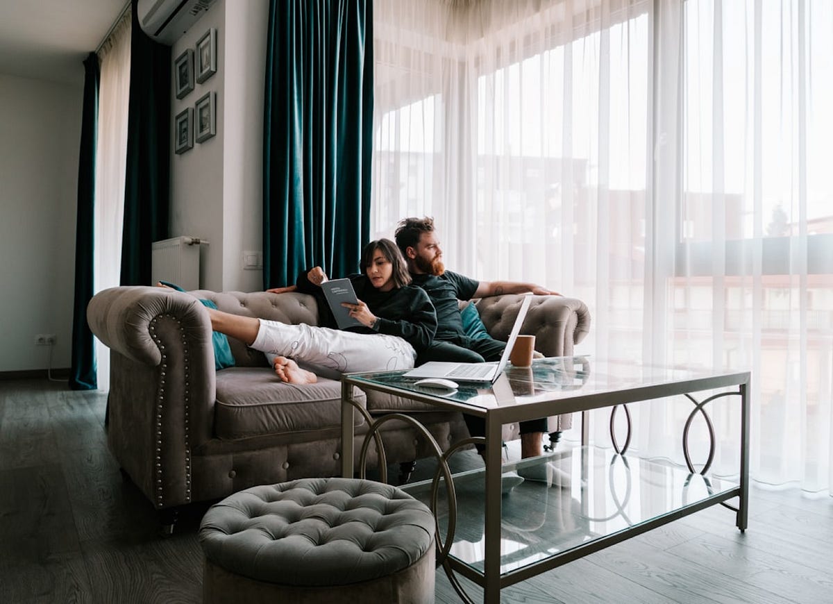 Gen Z Dating Boundaries: Why Couples Need Separate Hobbies | Insights ...