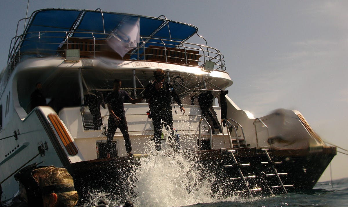Hurghada Liveaboard PADI SCUBA diving Red Sea | Globetrotters