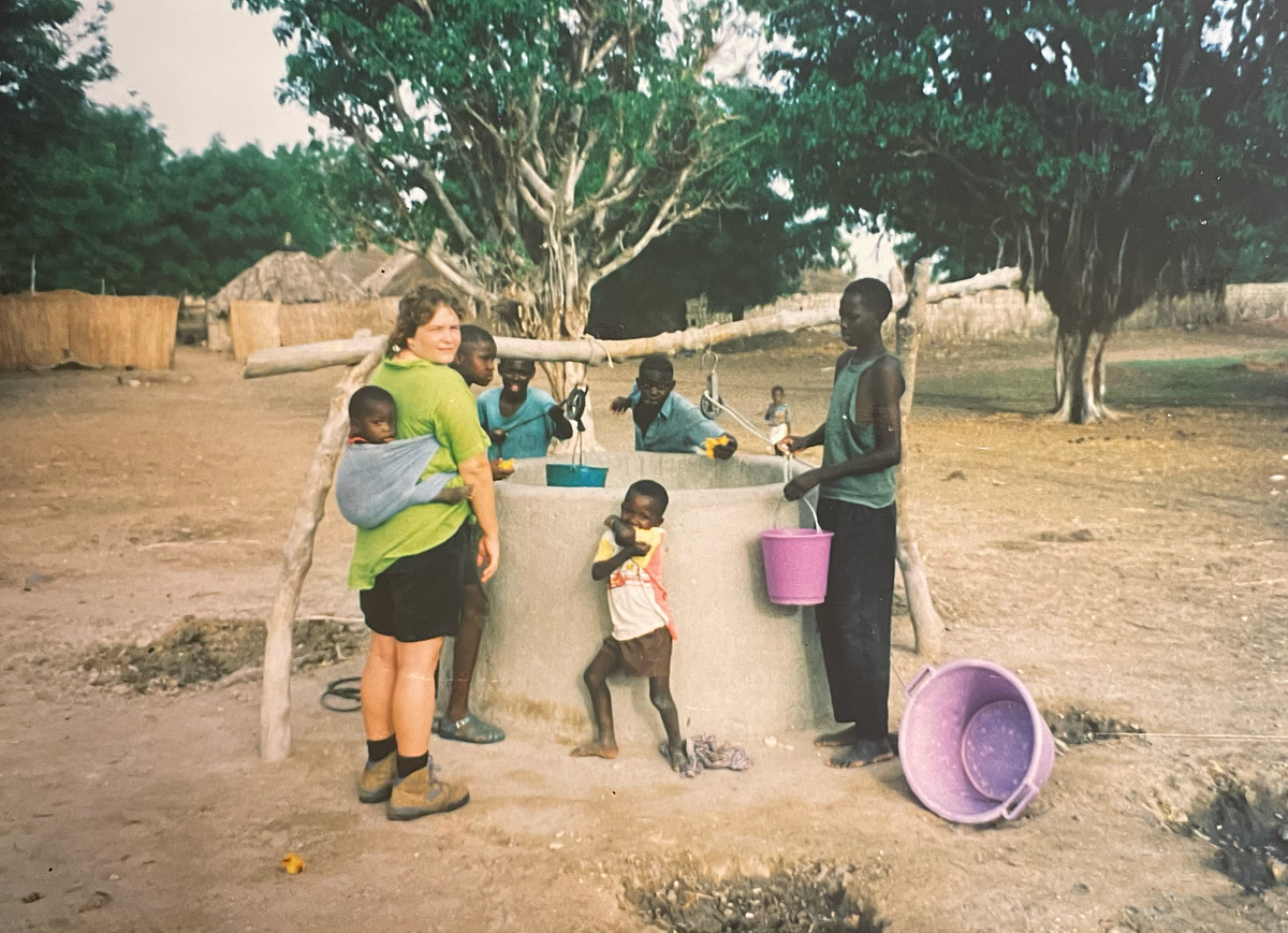 04–01–94 I Thought I Had Amoebic Dysentery. | by Jennifer Moorman Bolanos | Mar, 2024 | Medium