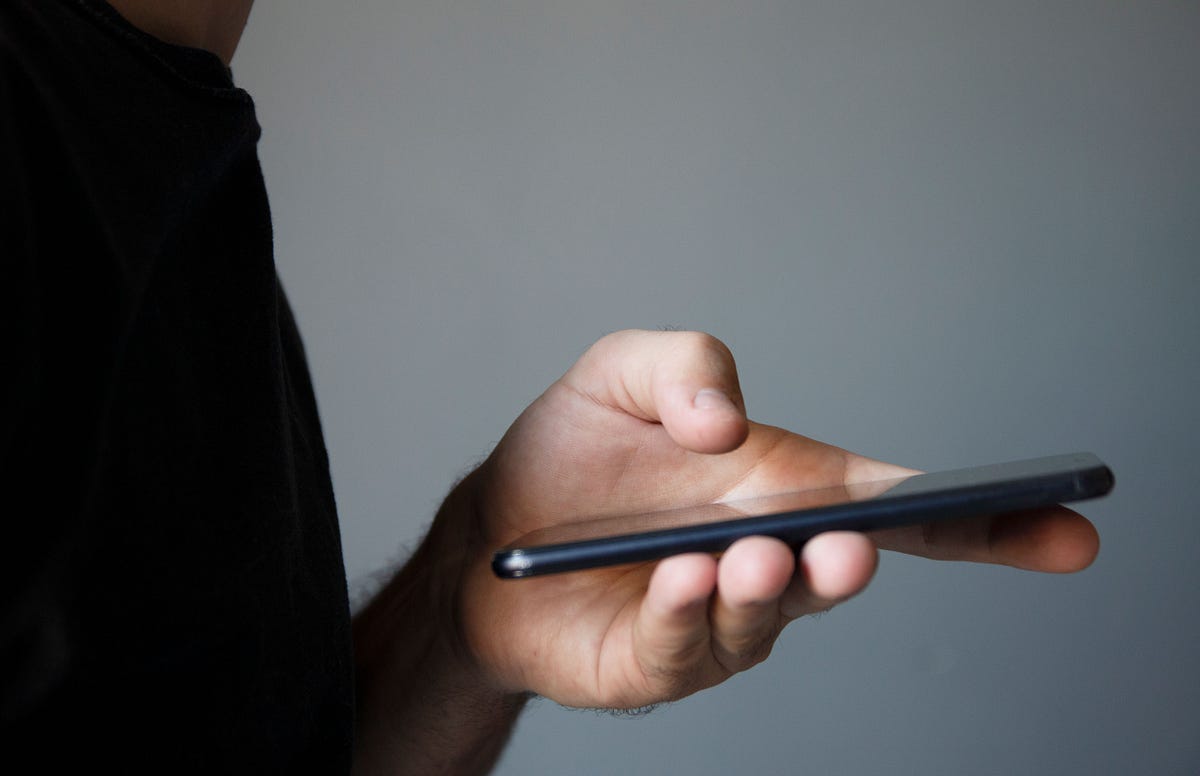 Should Design Systems Optimize for Left-Handed Users? | Muzli - Design ...