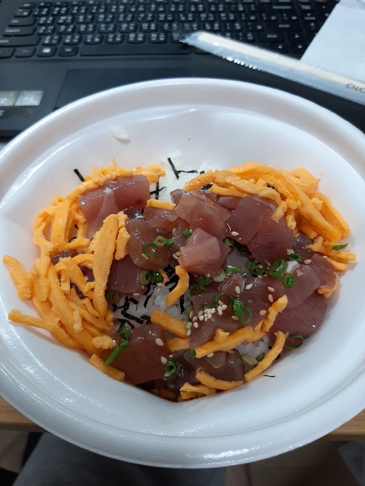 日本留學Day197 幹，今天打工真雞巴累。 原本不想排六日的班，不過因為眼殘填錯格，所以也只好上班了。 午餐 10/15 - WEI - Medium