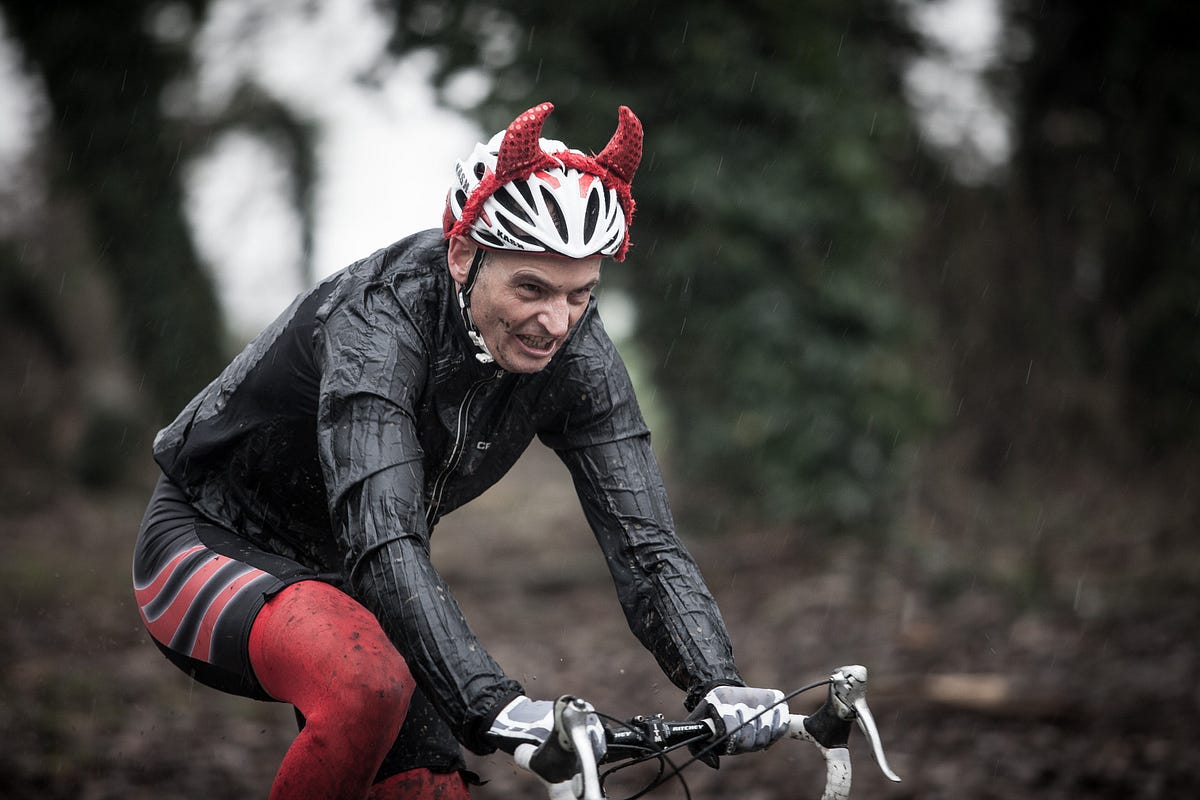 Mud Lovers. Gli Eroi che la domenica sfidano le… | by Guido Polcan ...
