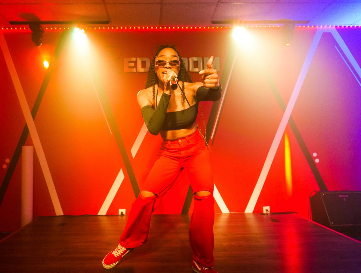 Artist Radar : Singer And Songwriter Kiara Is On The Rise | by ...