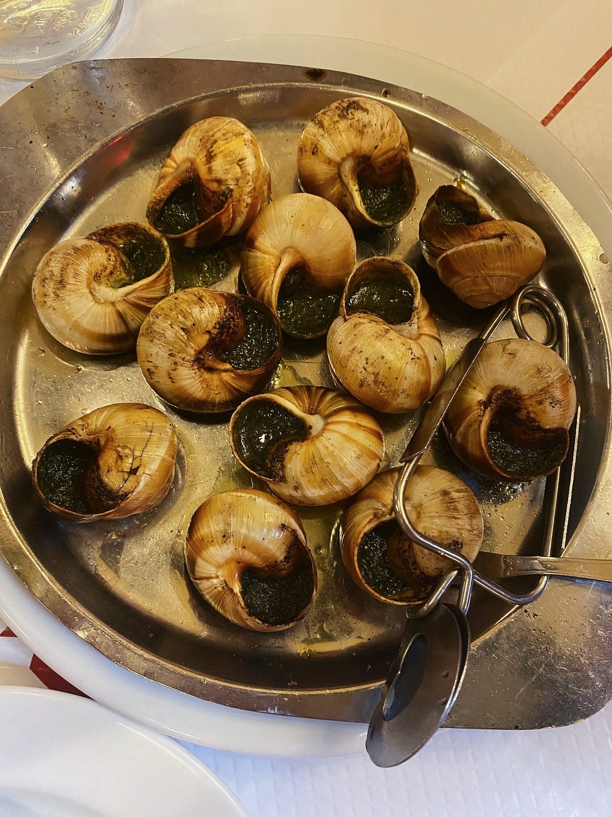 The Culture of Eating Snails in France🐌 | by Beril Yilmaz | Medium