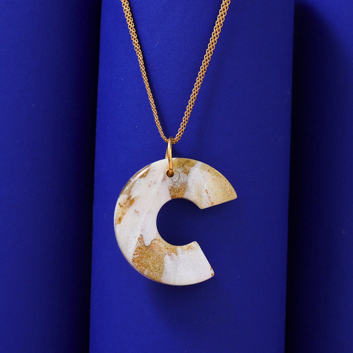 Expert Tips to Choose Perfect Pendant Types | by Cintilar - Handcrafted ...