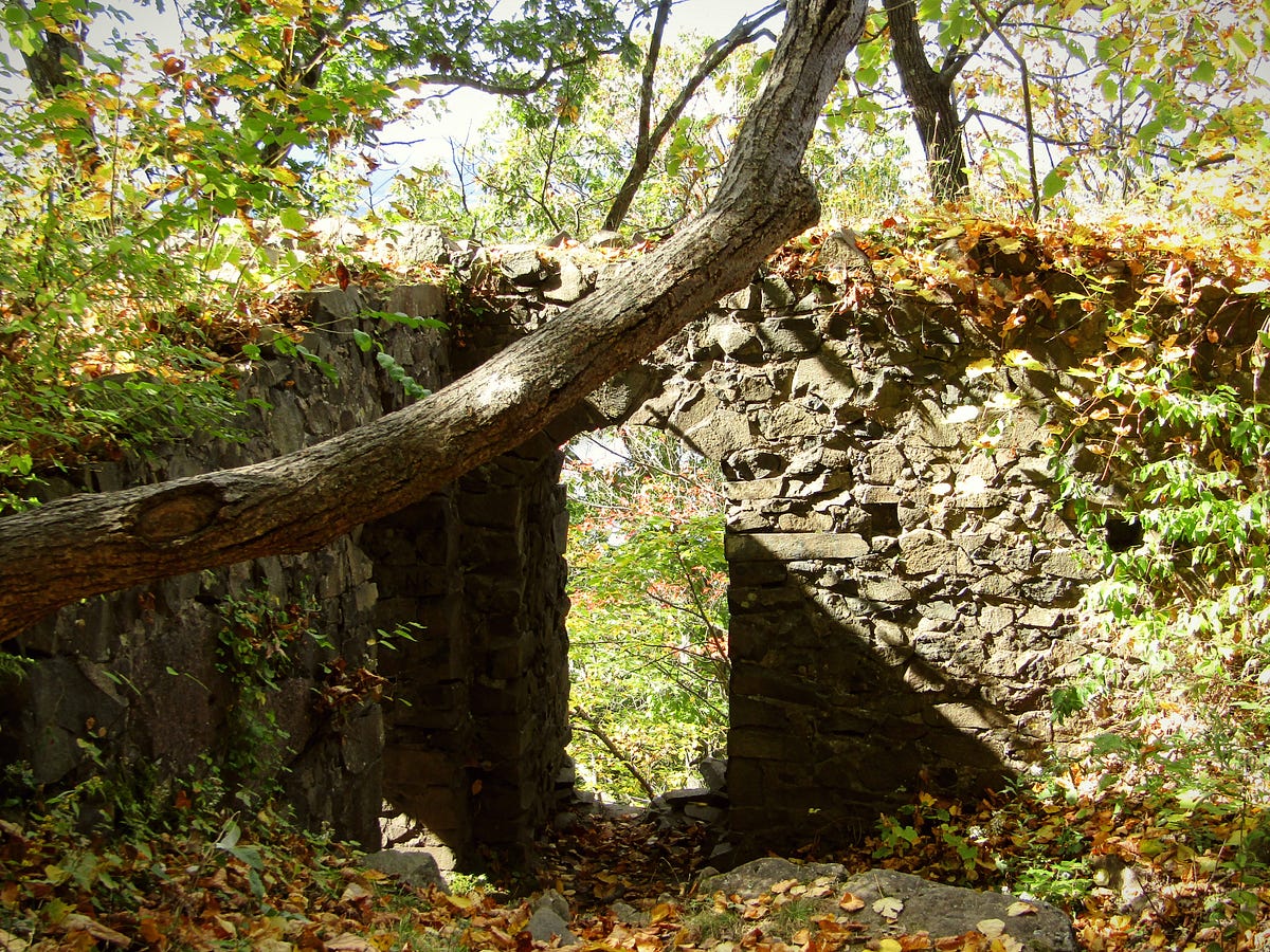 Touring the Eyrie House Ruins. A bit of western Massachusetts history ...