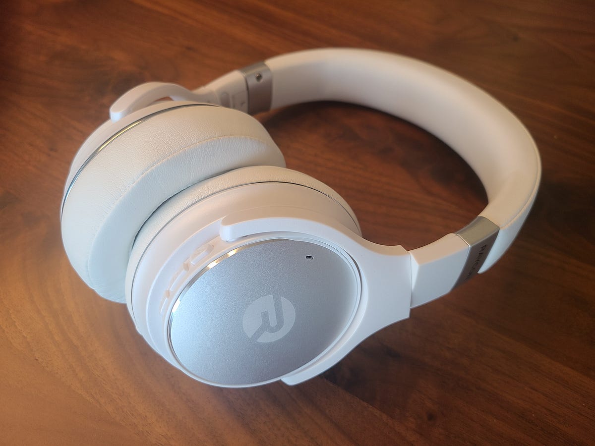 Raycon “The Everyday Headphones” Review | by RichCanadian | Medium
