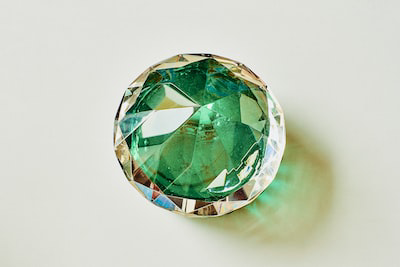 ASTROLOGICAL BENEFITS OF EMRALD GEMSTONE Emrald is very precious and ...