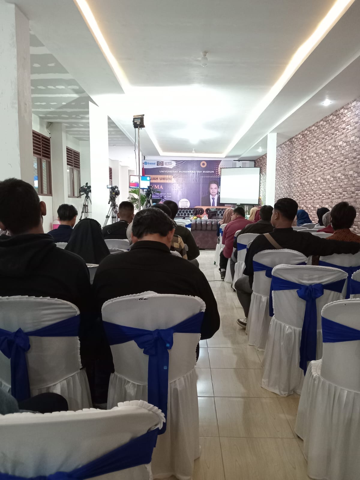 Adaptif dengan Era UGC, UMMAD Gelar Seminar Penulisan Digital | by ...