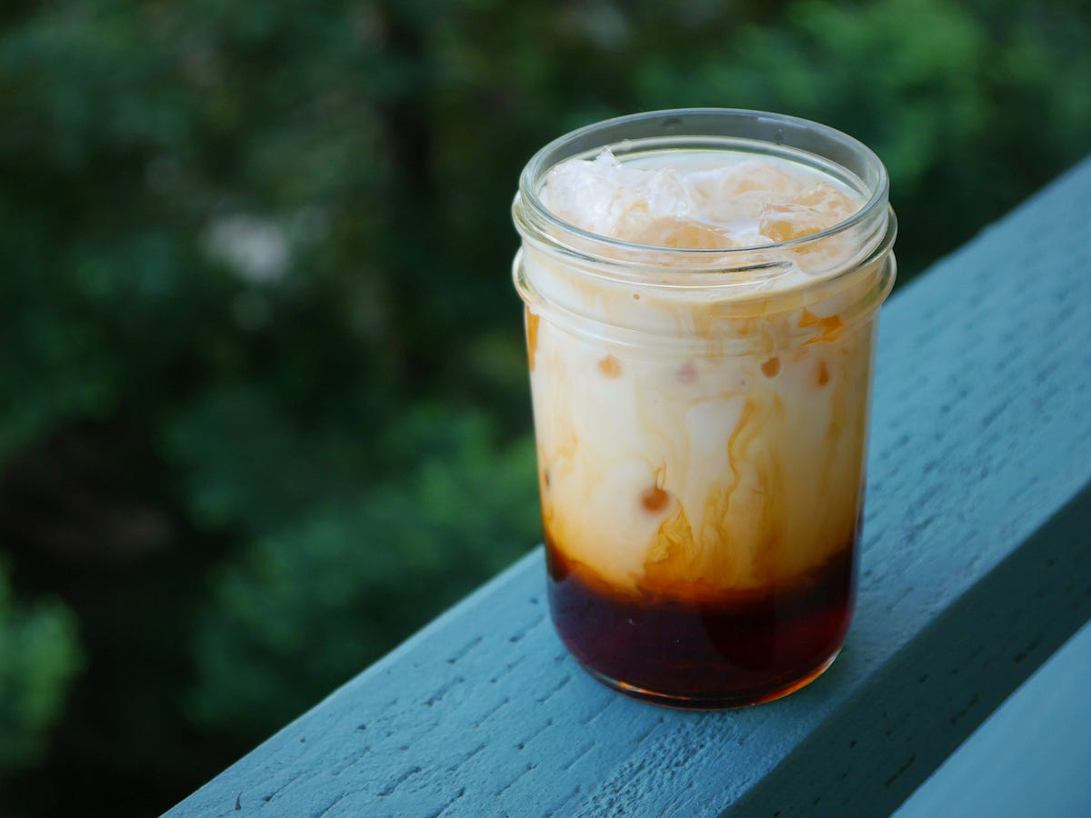 Тайский чай или thai iced tea. На самом деле thai tea — это крепко ...