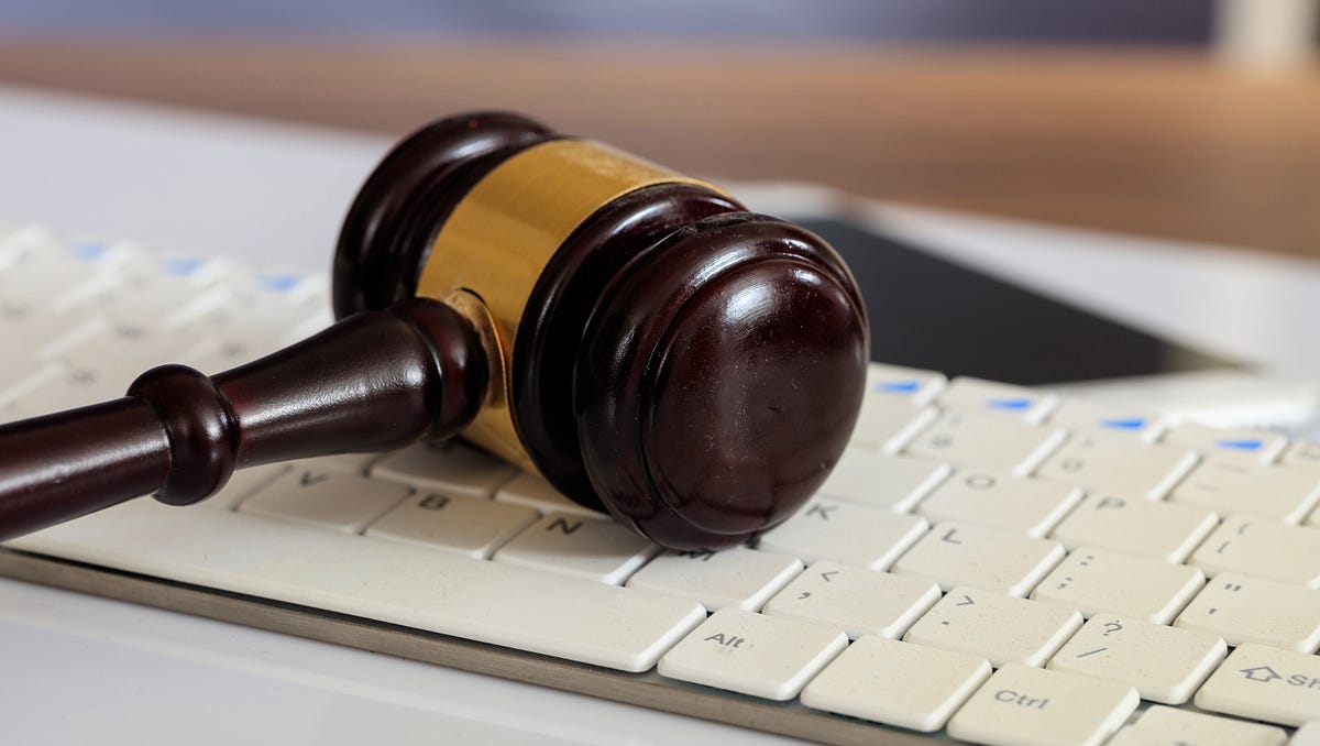 Between Law and Code: Blockchain vs GPDR | by 4CADIA | 4cadia | Medium