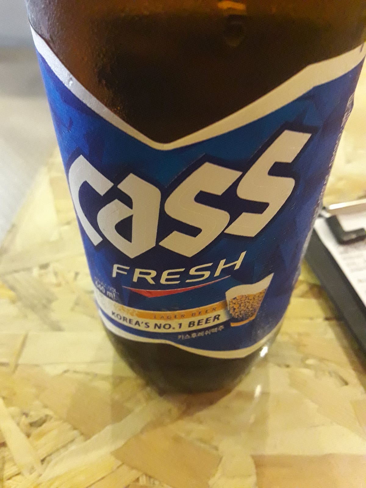 CASS fresh 客思拉格啤酒. 品名：CASS fresh 客思啤酒 容量：640 ml 酒精濃度：4.5%… | by Hsu ...
