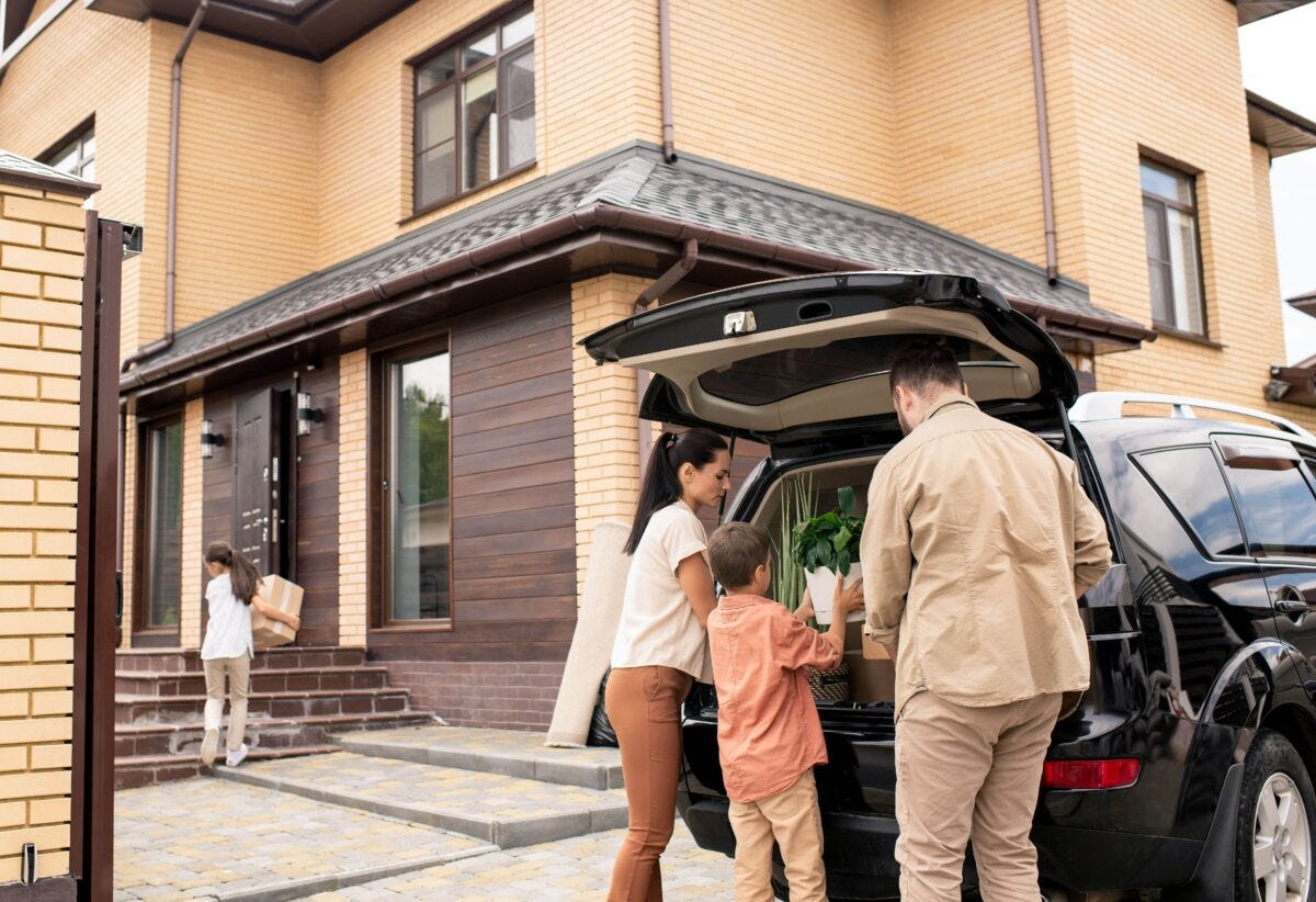 BENEFITS OF MOVING TO THE SUBURBS - Trek Movers - Medium