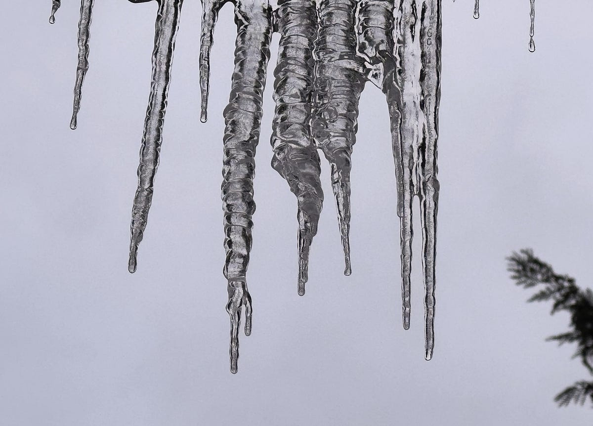 Photography: A Dazzling Array of Icicles | Full Frame