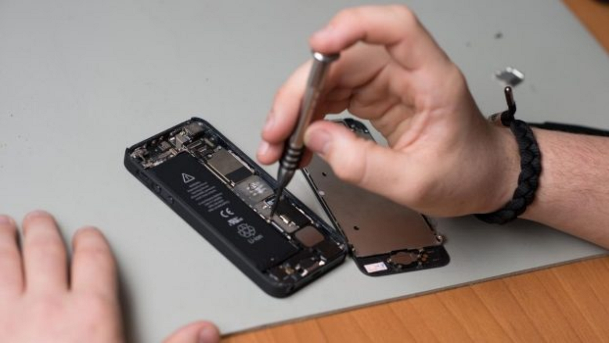 Best iPhone Repair Service In Delhi-kaamfix.com | by Paras Kapoor | Medium