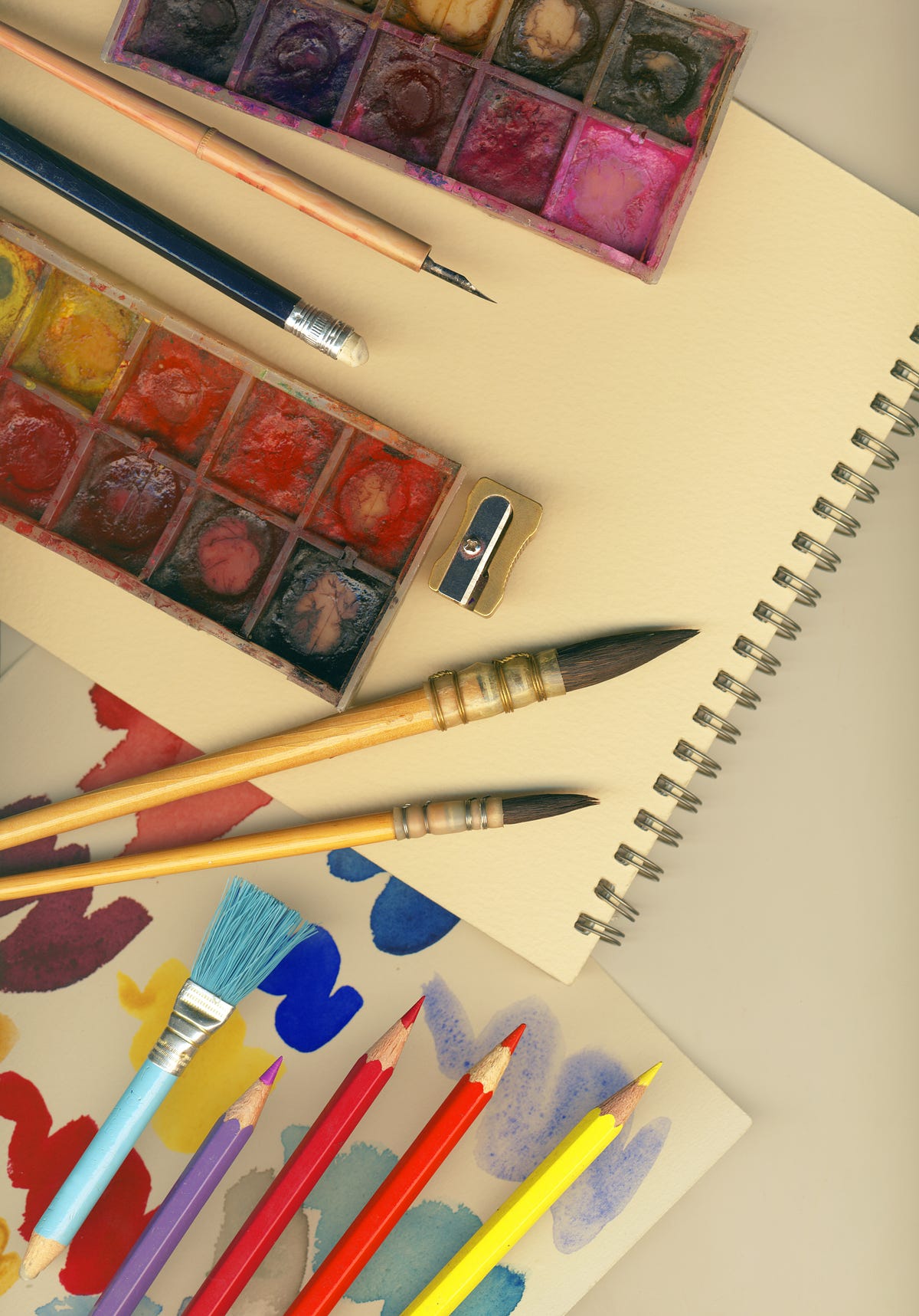 Essential art items — start the New Year in a creative mood! | by ...