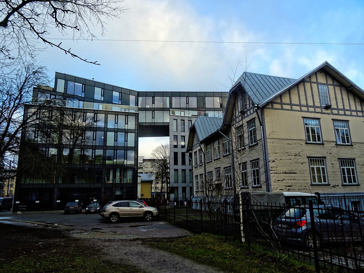 Inside a circle, Tallinn: Raua-Uus sadama | by Kutte is around | Medium