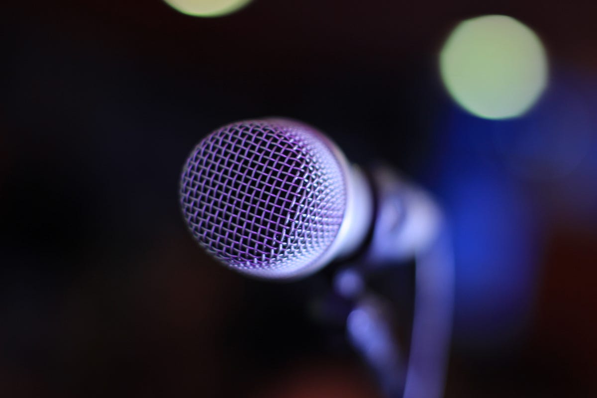 If I Had the Guts to Do A Comedy Open-Mic | by Laurie Livingston Nave ...