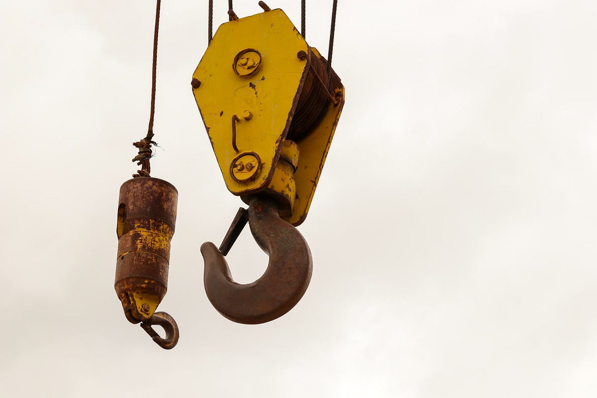 HOCs vs Hooks. What to use and why? | by Leo Cuéllar | Devcore | Medium